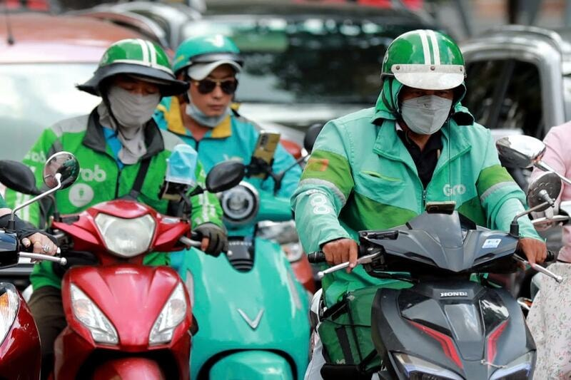 Between Clean Air And Livelihoods: Ride-Hailing Drivers Brace For Hanoi’s 2026 Gas-Bike Ban ...