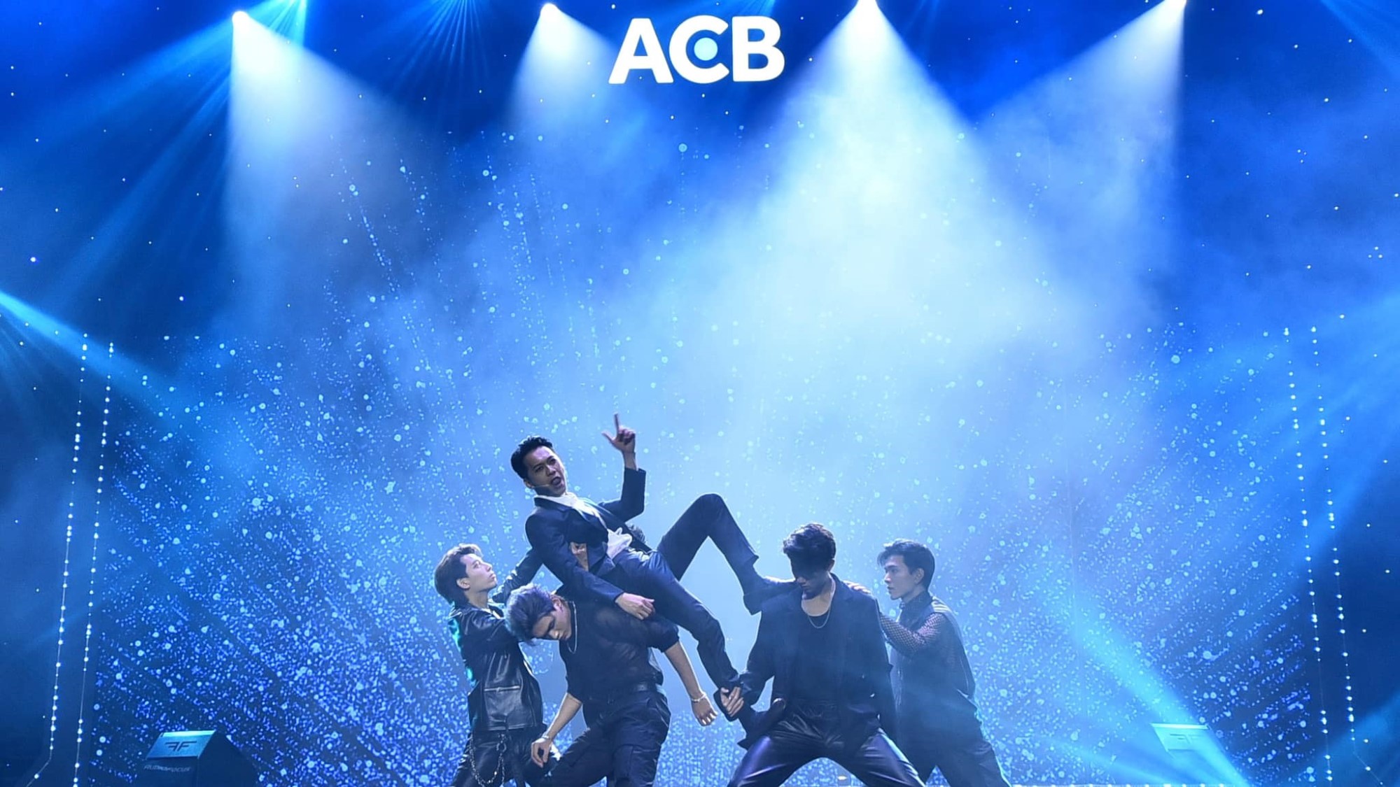 Trẻ hoá thương hiệu ở ACB có phải chỉ là chuyện "một ngày một đêm ...