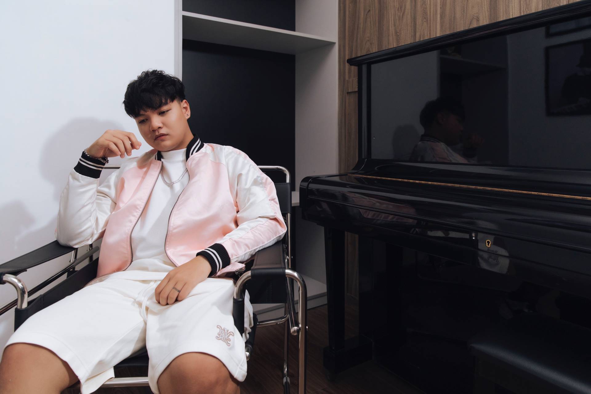 T.R.I: "Điều điên rồ nhất của một nghệ sĩ là làm thinh" | Vietcetera