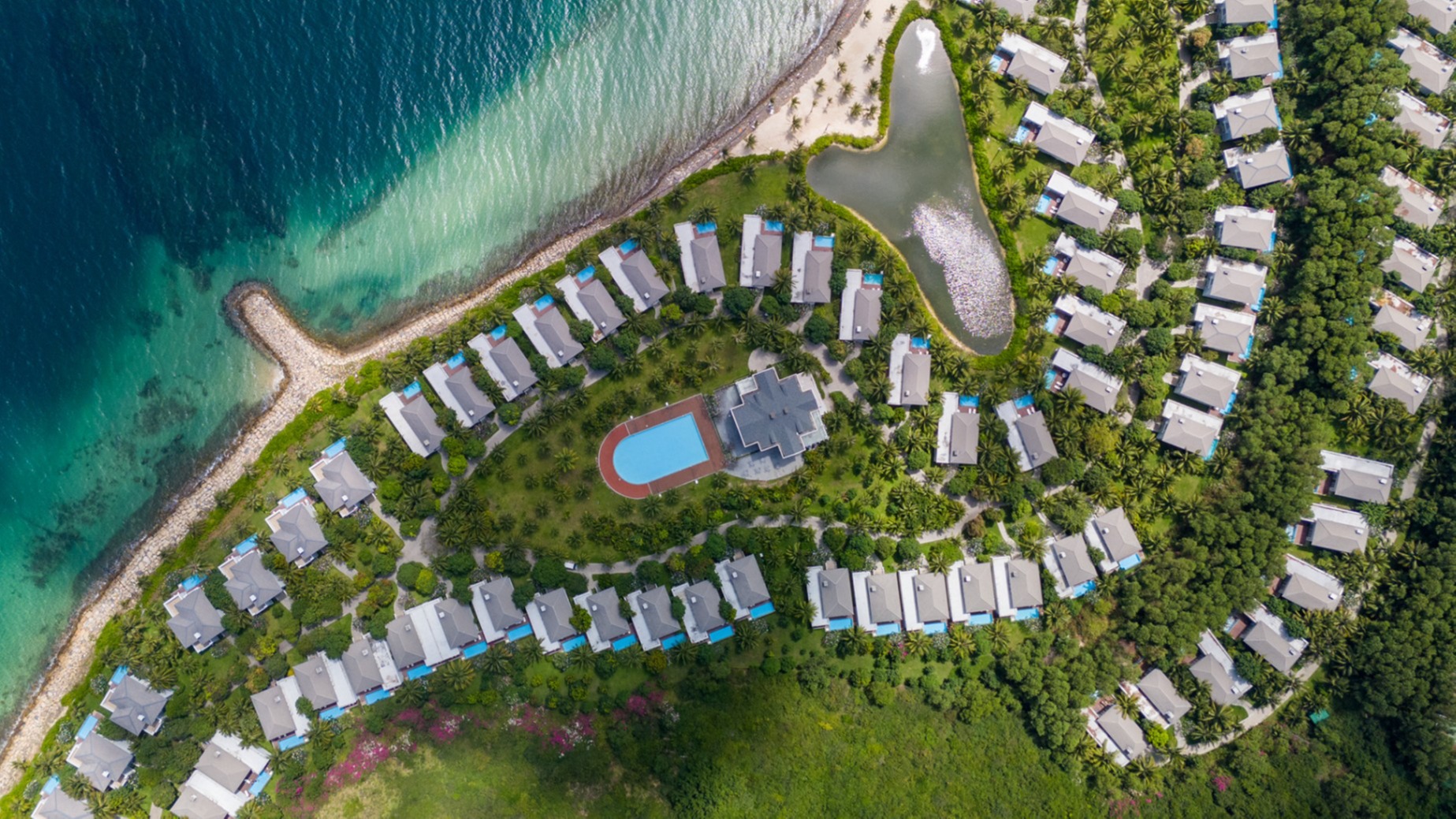 Nha Trang Marriott Resort & Spa, Đảo Hòn Tre: Ốc đảo nghỉ dưỡng cho một ...