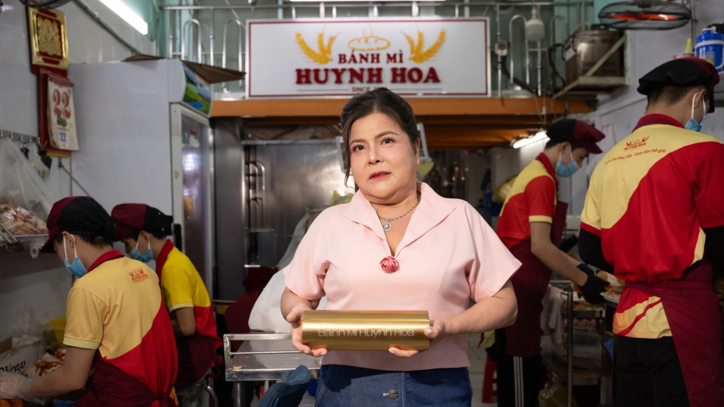 Banh Mi Huynh Hoa: How 100K And 35 Years Built a Saigon Icon | Vietcetera