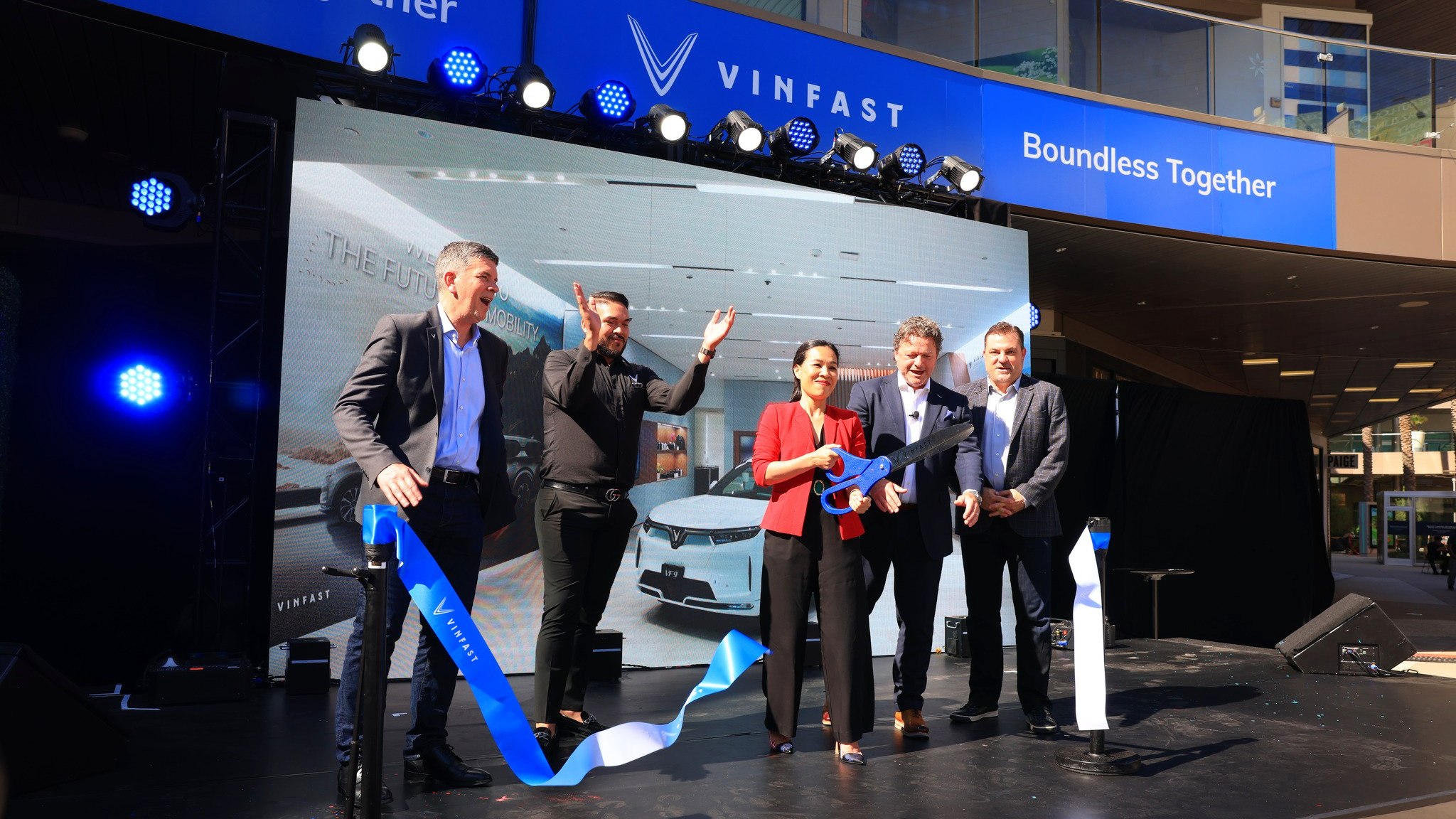 ‘Future Of Mobility’: VinFast Simultaneously Opens 6 Stores In ...