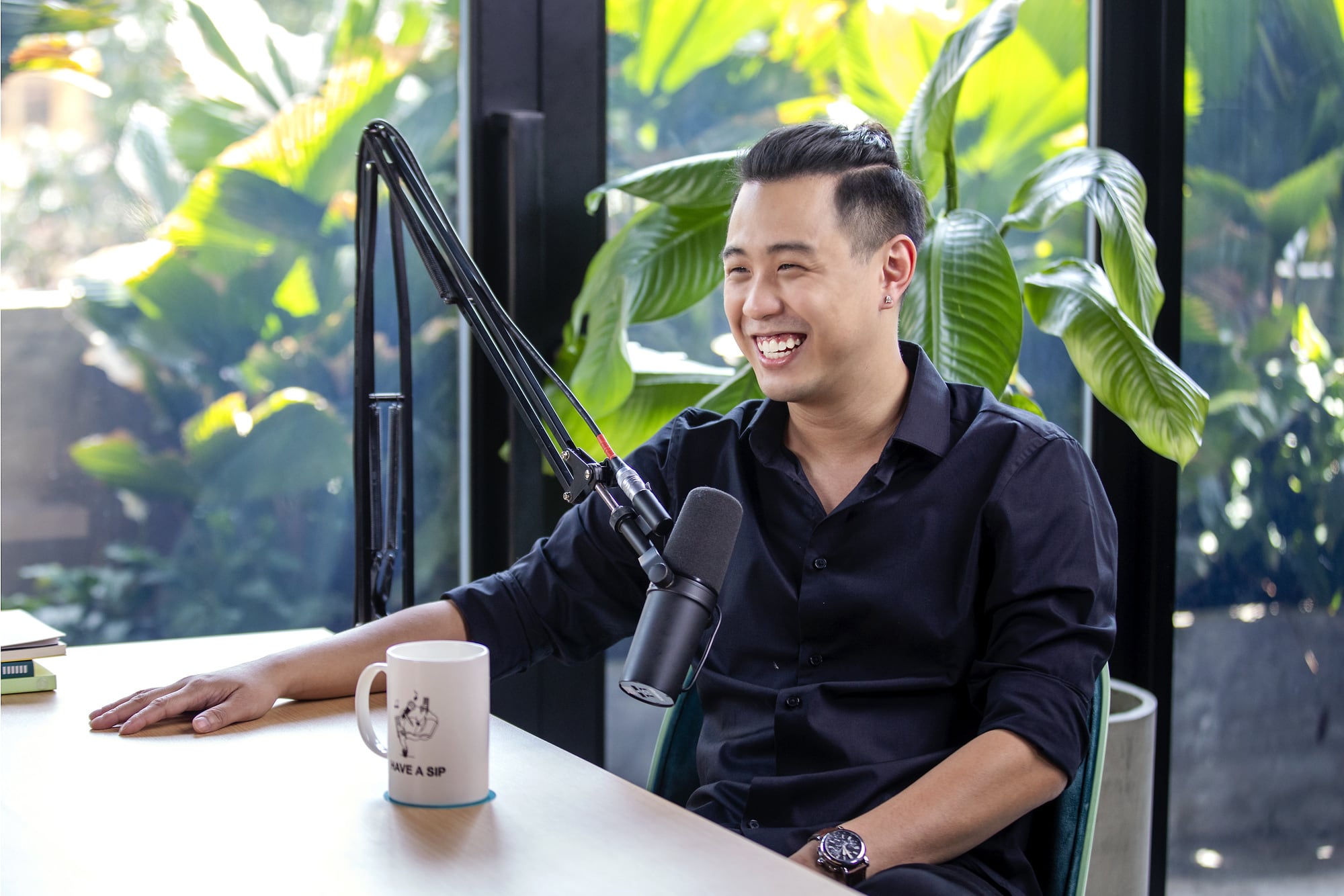 Huyme: Một vòng tròn hội hoạ, làm vlog và diễn xuất | Vietcetera