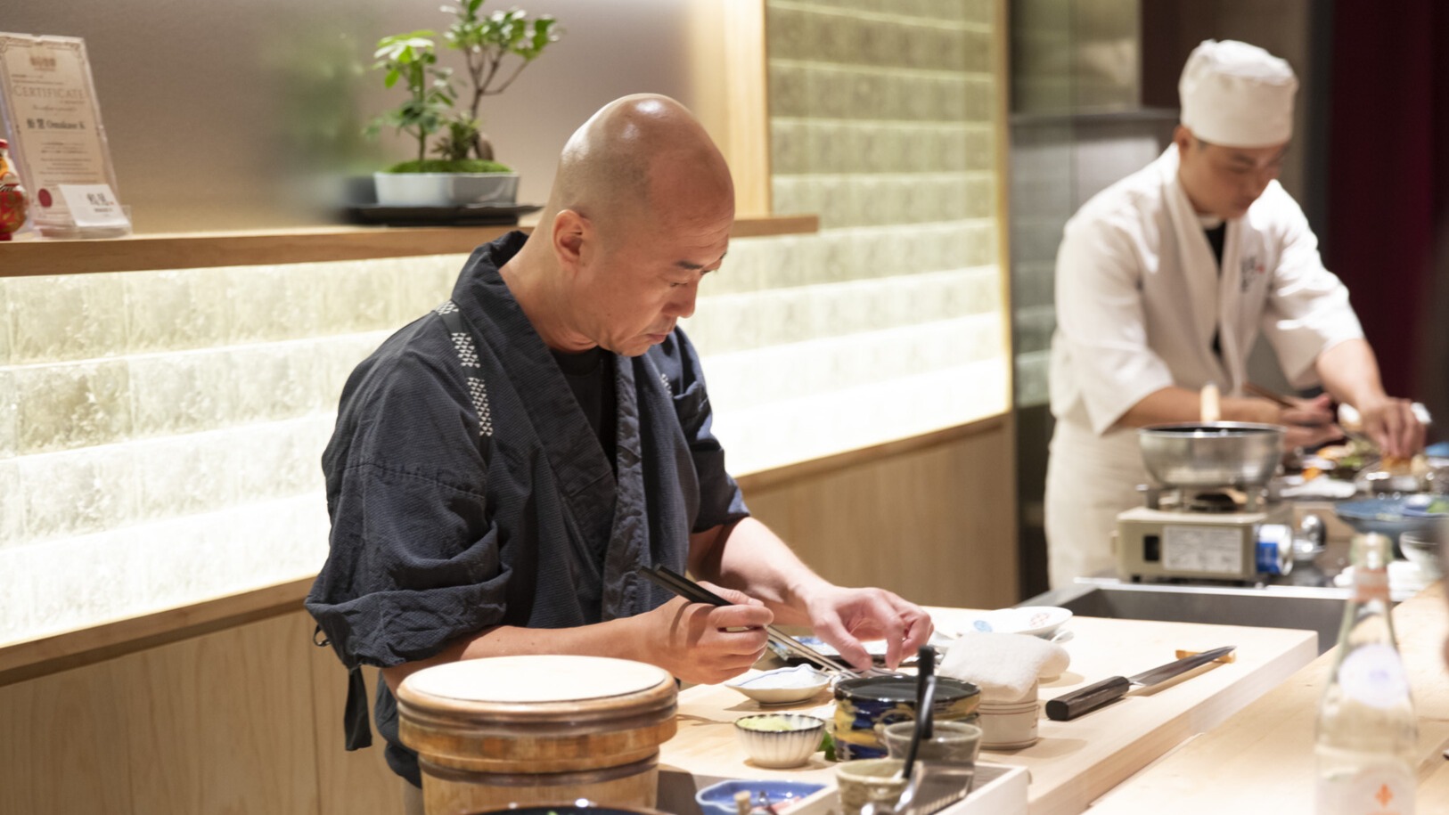 “Omakase là hành trình trải nghiệm hương vị, tay nghề và lịch sử ẩm thực Nhật Bản” | Vietcetera