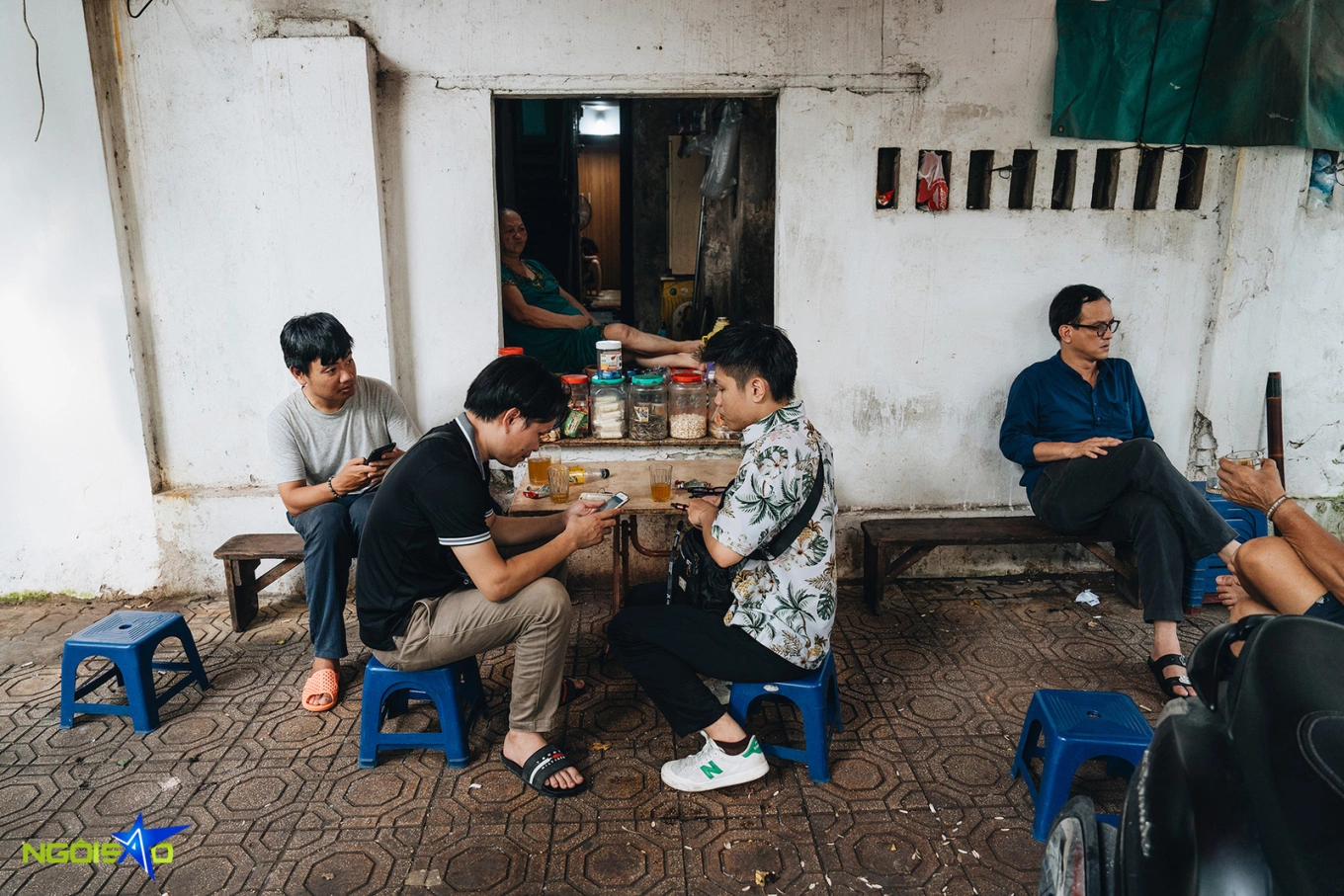 Trà Đá: Vietnam’s Most Common Drink Tells A Collective Memory | Vietcetera