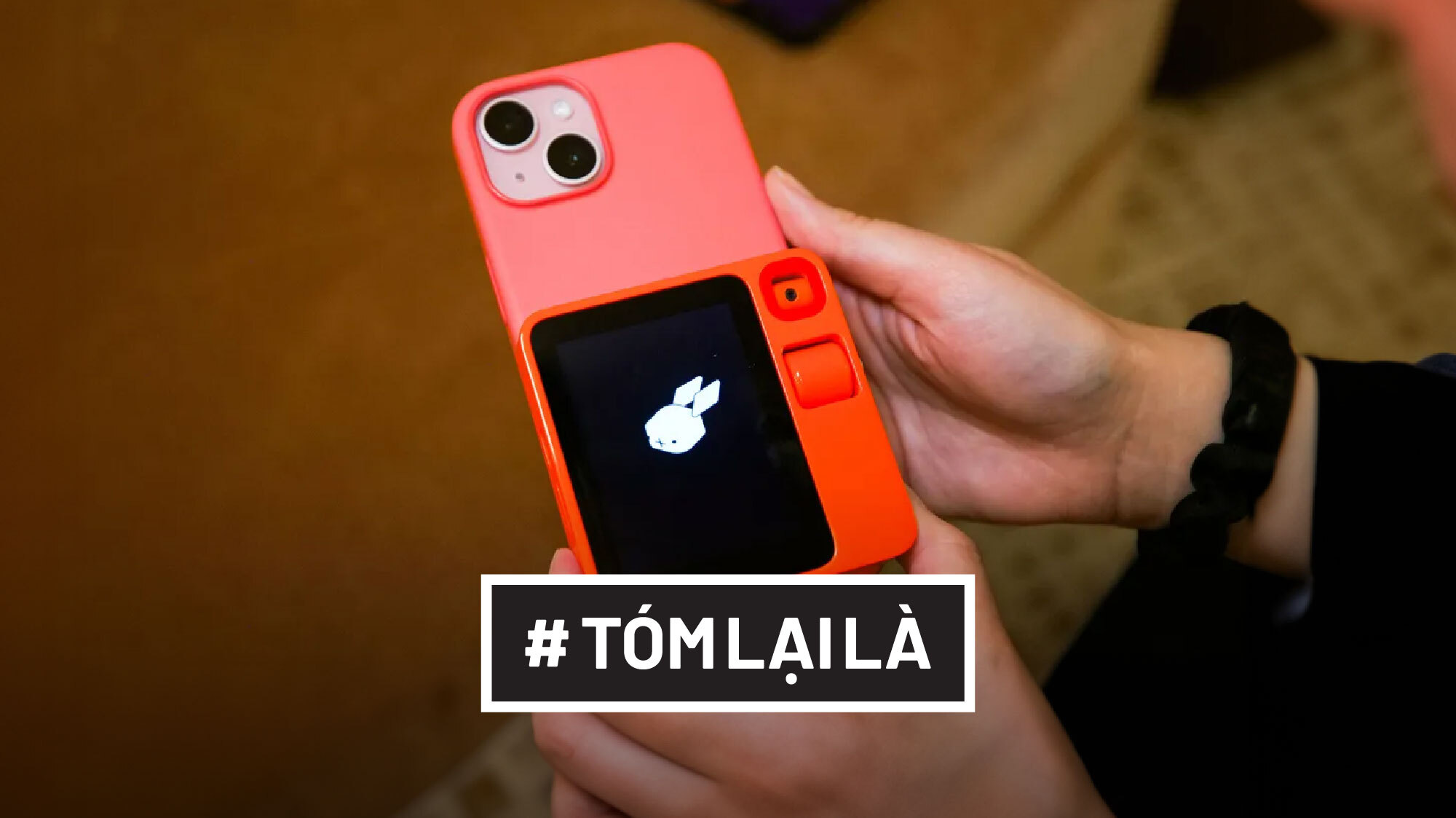 Rabbit R1 có thay thế được chiếc điện thoại trong túi bạn? | Vietcetera