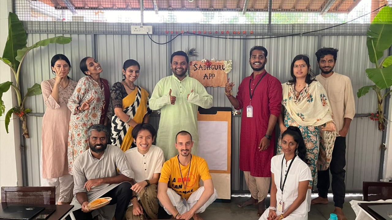 Minh Duy Lê, chuyện du học Canada và một năm gap year tại Ấn Độ | Vietcetera