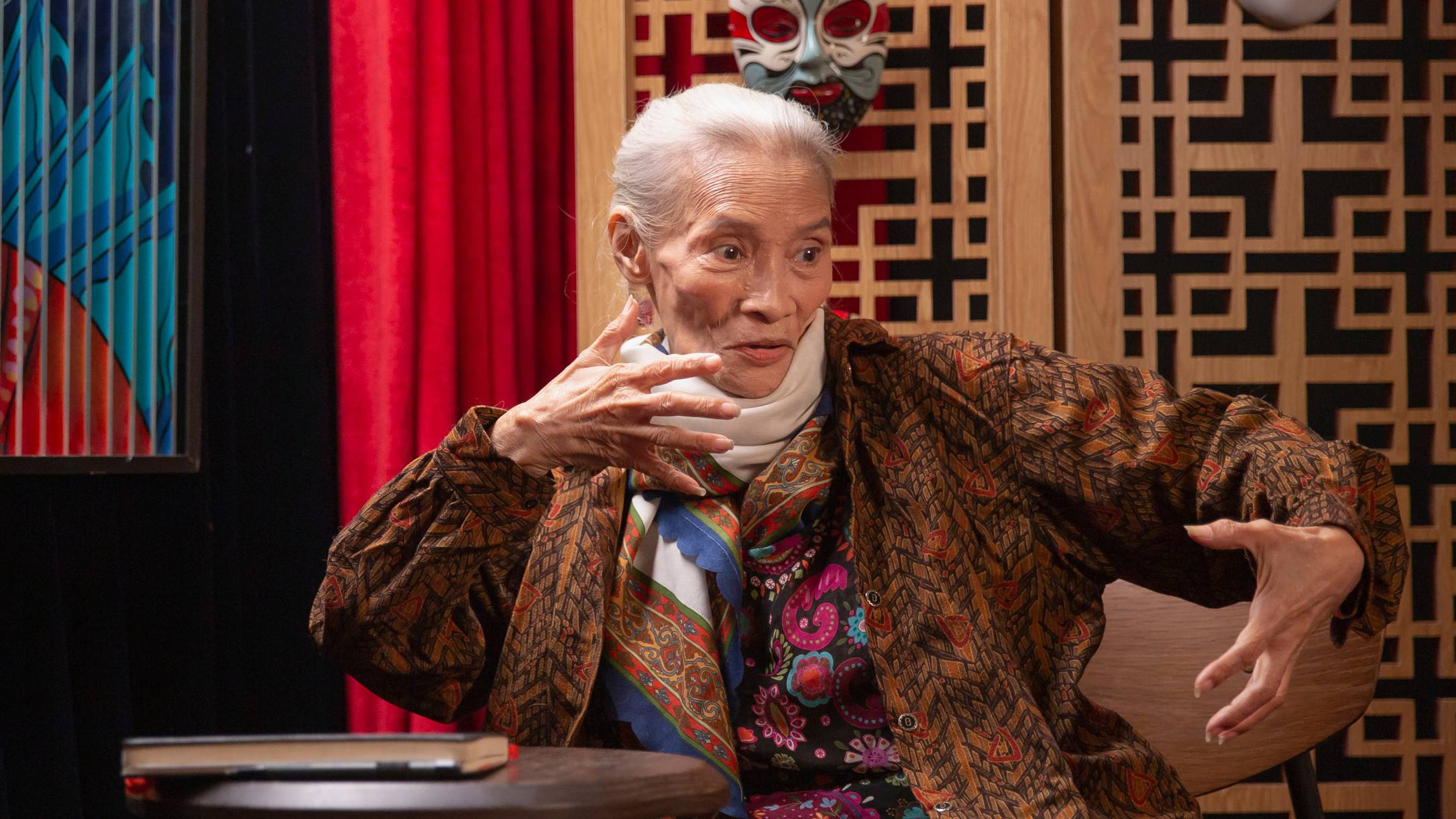 Nghệ sĩ Bo Bo Hoàng: Sân khấu - Cuộc đời không hề khác nhau | Vietcetera