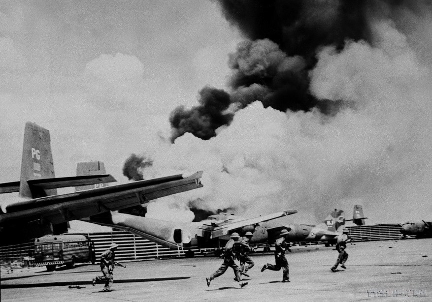 In Photos: Documenting 30 April 1975 | Vietcetera