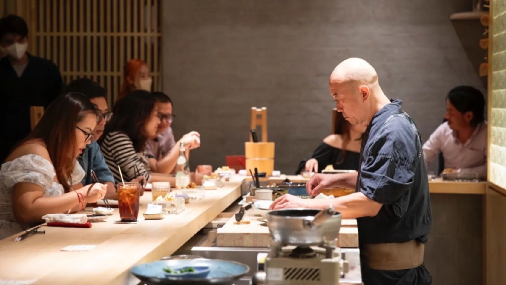 “Omakase là hành trình trải nghiệm hương vị, tay nghề và lịch sử ẩm thực Nhật Bản” | Vietcetera