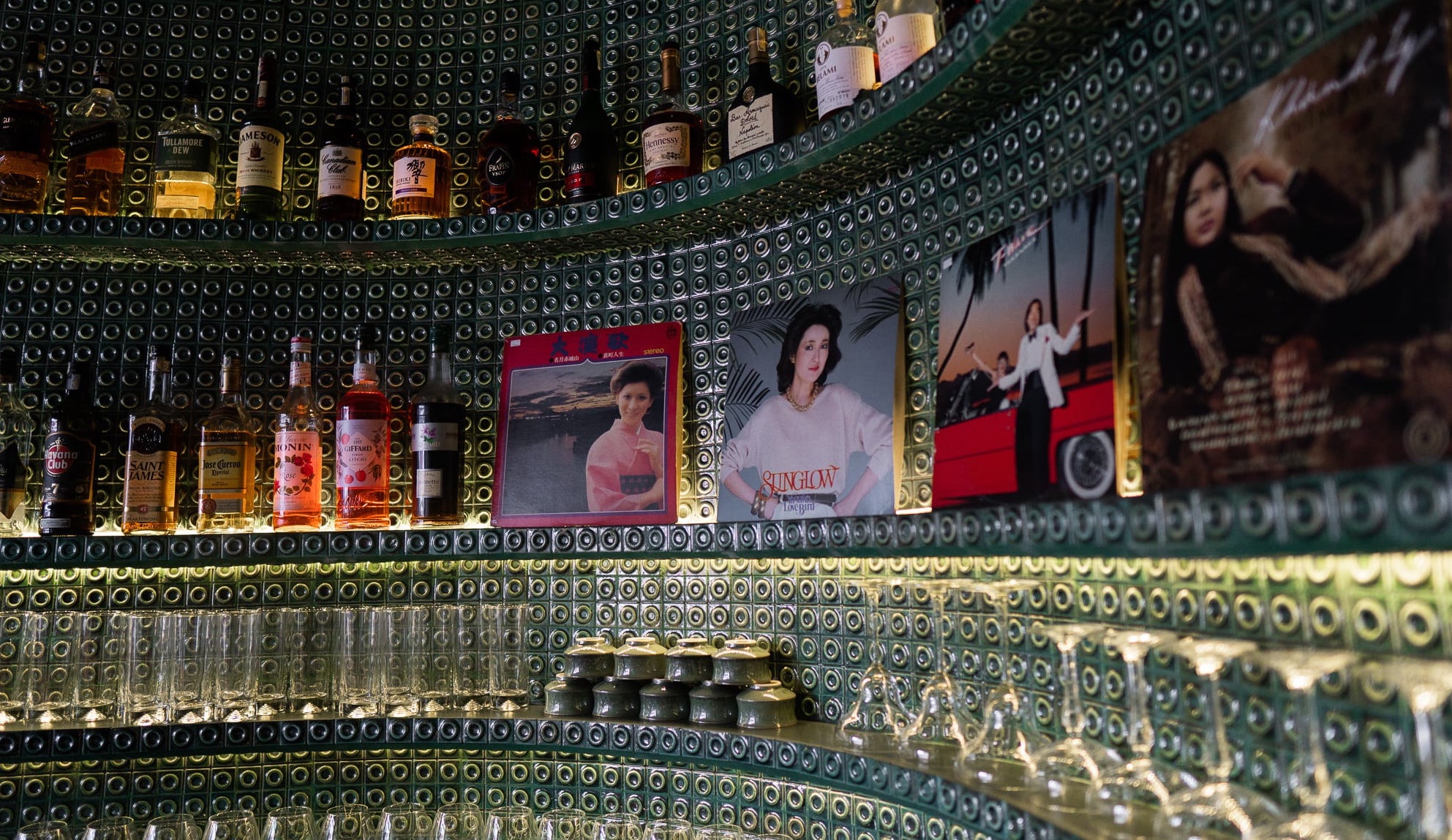 NHAU NHAU: A Review Of The Retro "Nhau" Inspired Dining Bar | Vietcetera