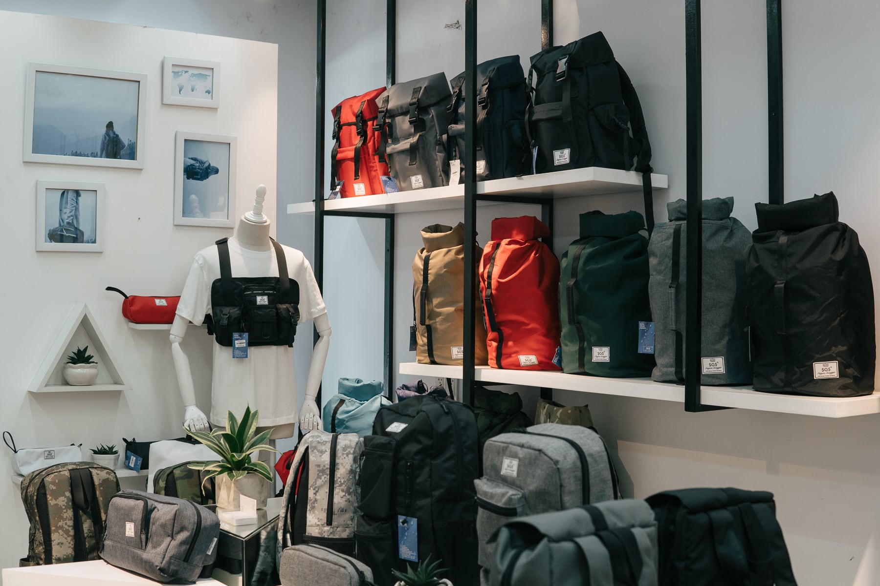 Saigon Swagger: Tuổi trẻ trong những chiếc balo | Vietcetera